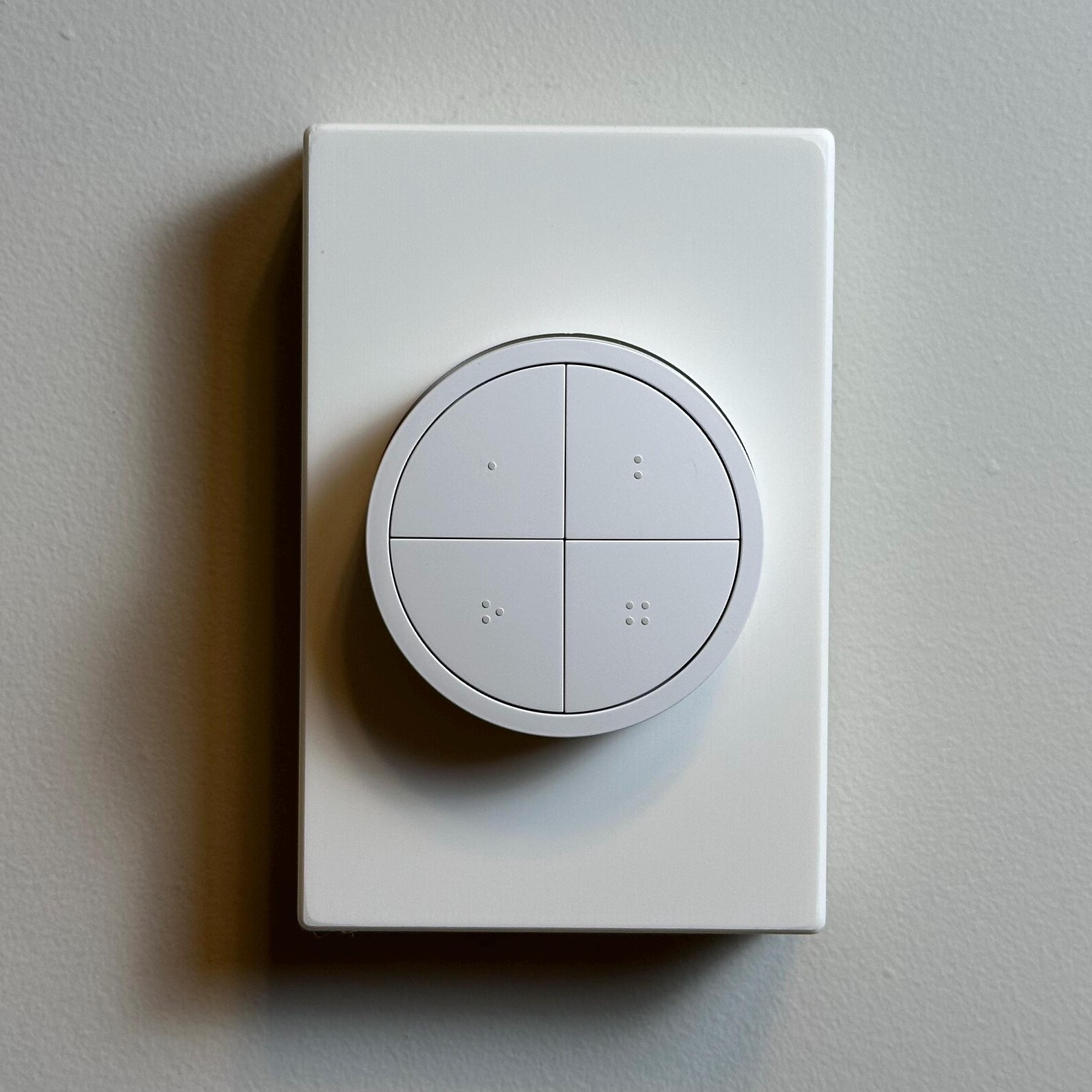 Philips Hue Tap Dial Screwless Light Switch Wall Plate - Places Hue Tap ...