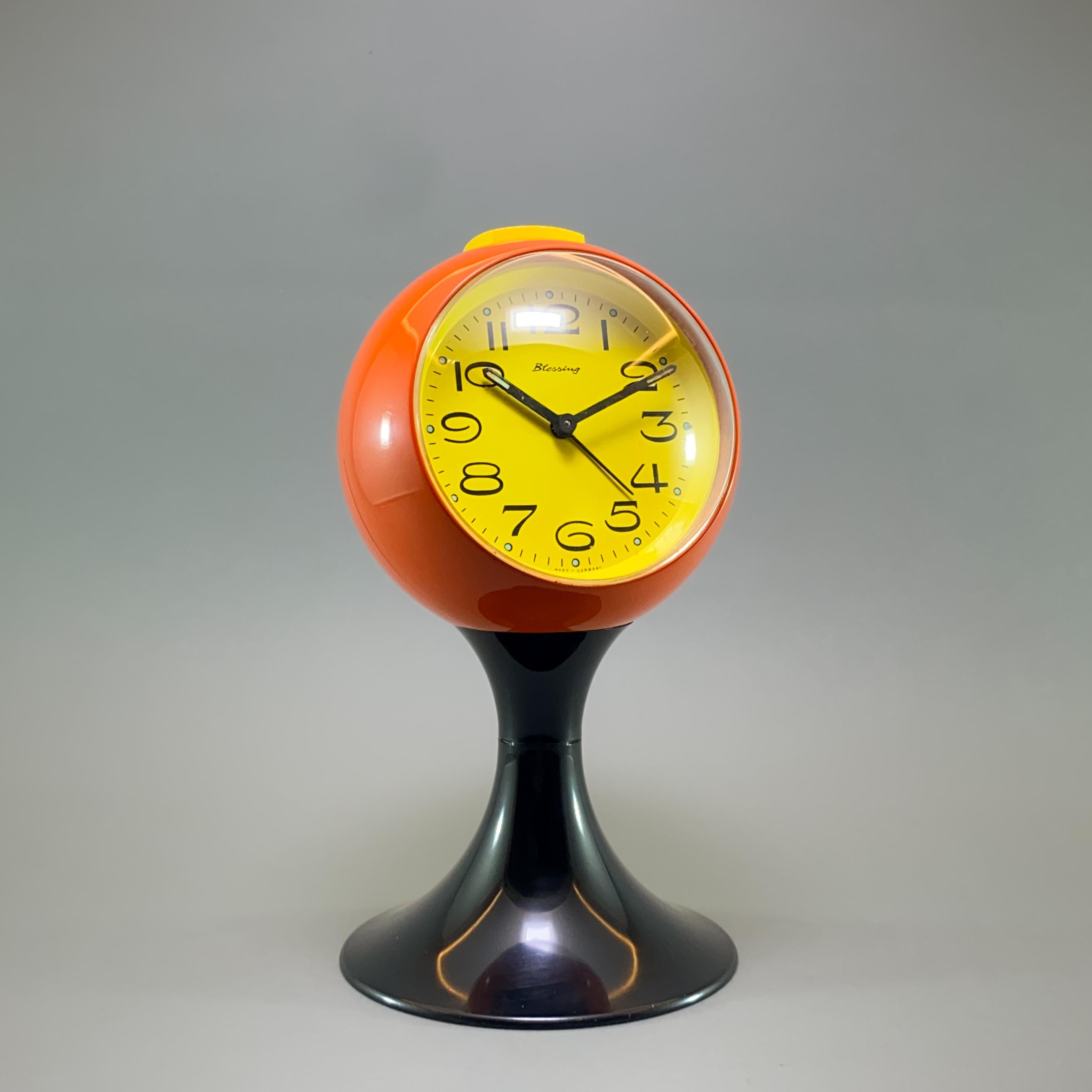 1970s Blessing Table Clock, Vintage Space Age Design Pedestal Clock ...