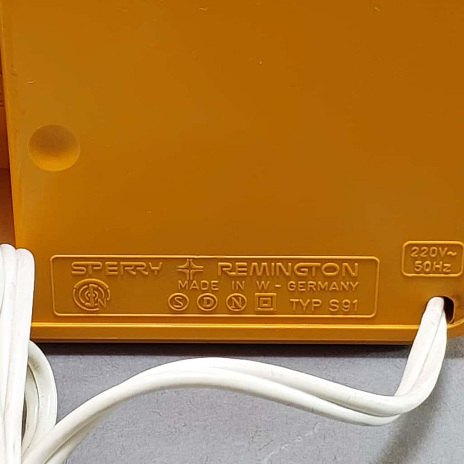 Vintage Remington Flip Clock: Orange Space Age Design, 220V EU - Etsy