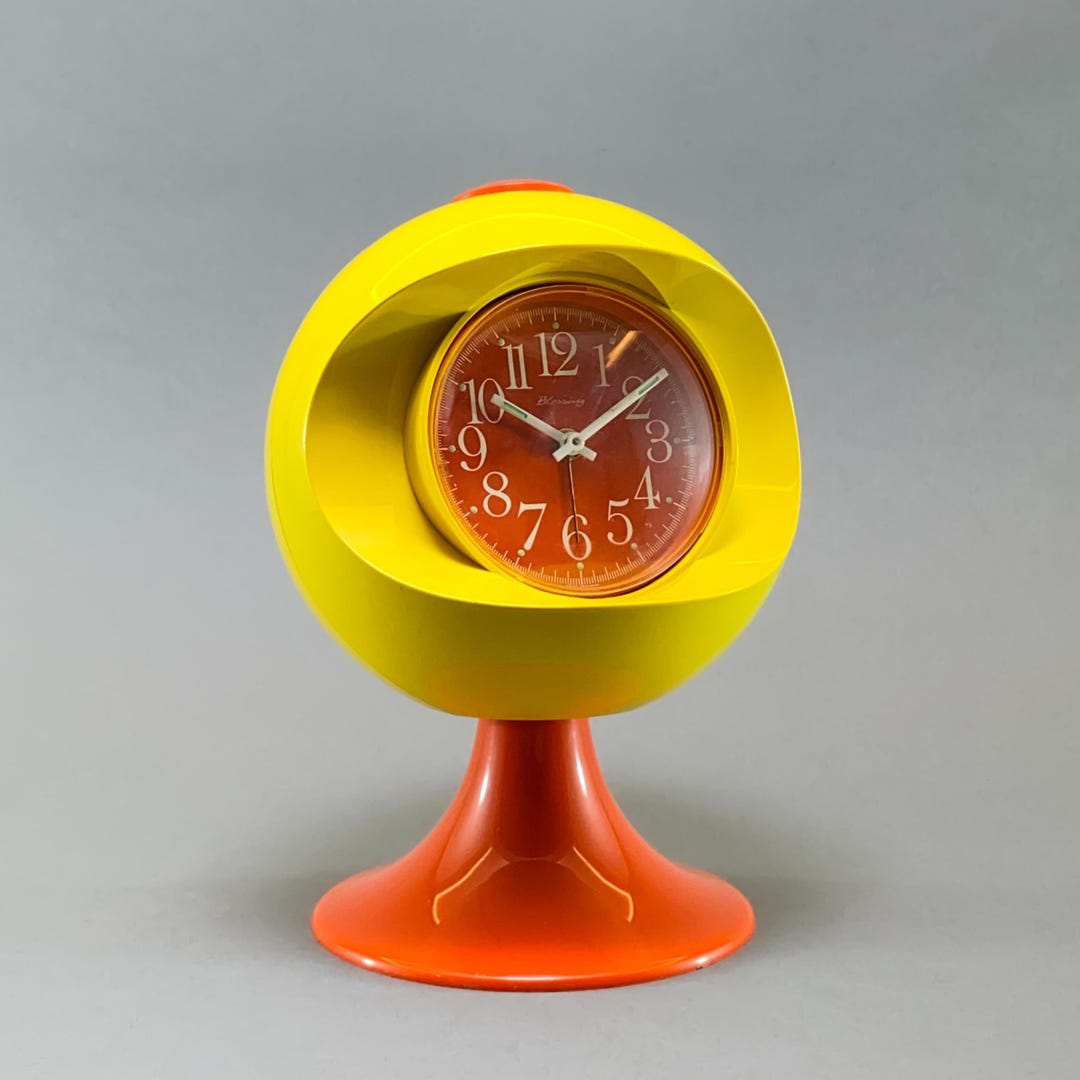 1970s Blessing Table Clock, Vintage Space Age Design Pedestal Clock ...