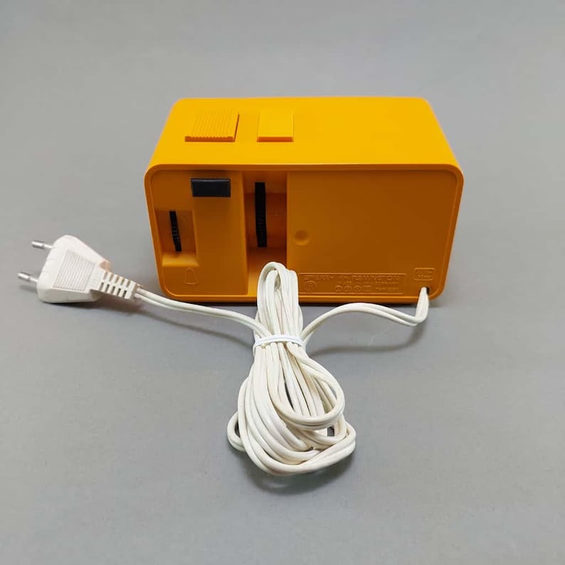 Vintage Remington Flip Clock: Orange Space Age Design, 220V EU - Etsy