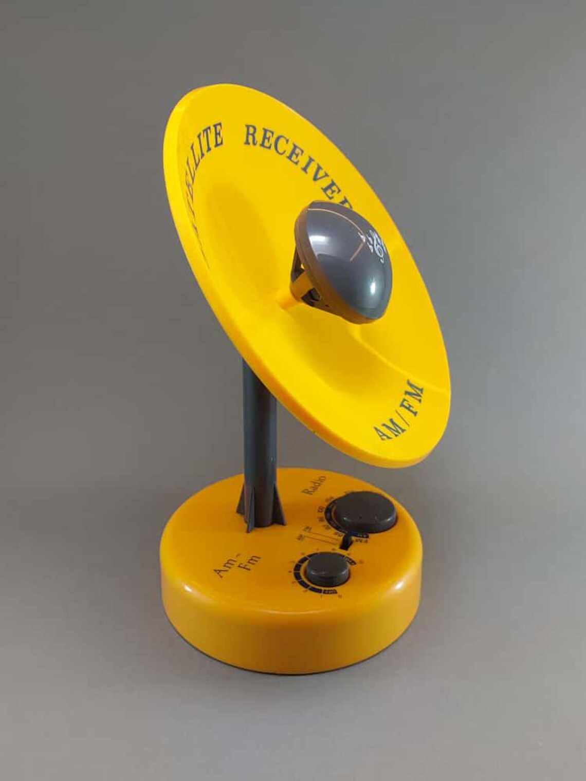 1990s Satellite Receiver Radio: Vintage Yellow Space Age AM/FM Desk ...