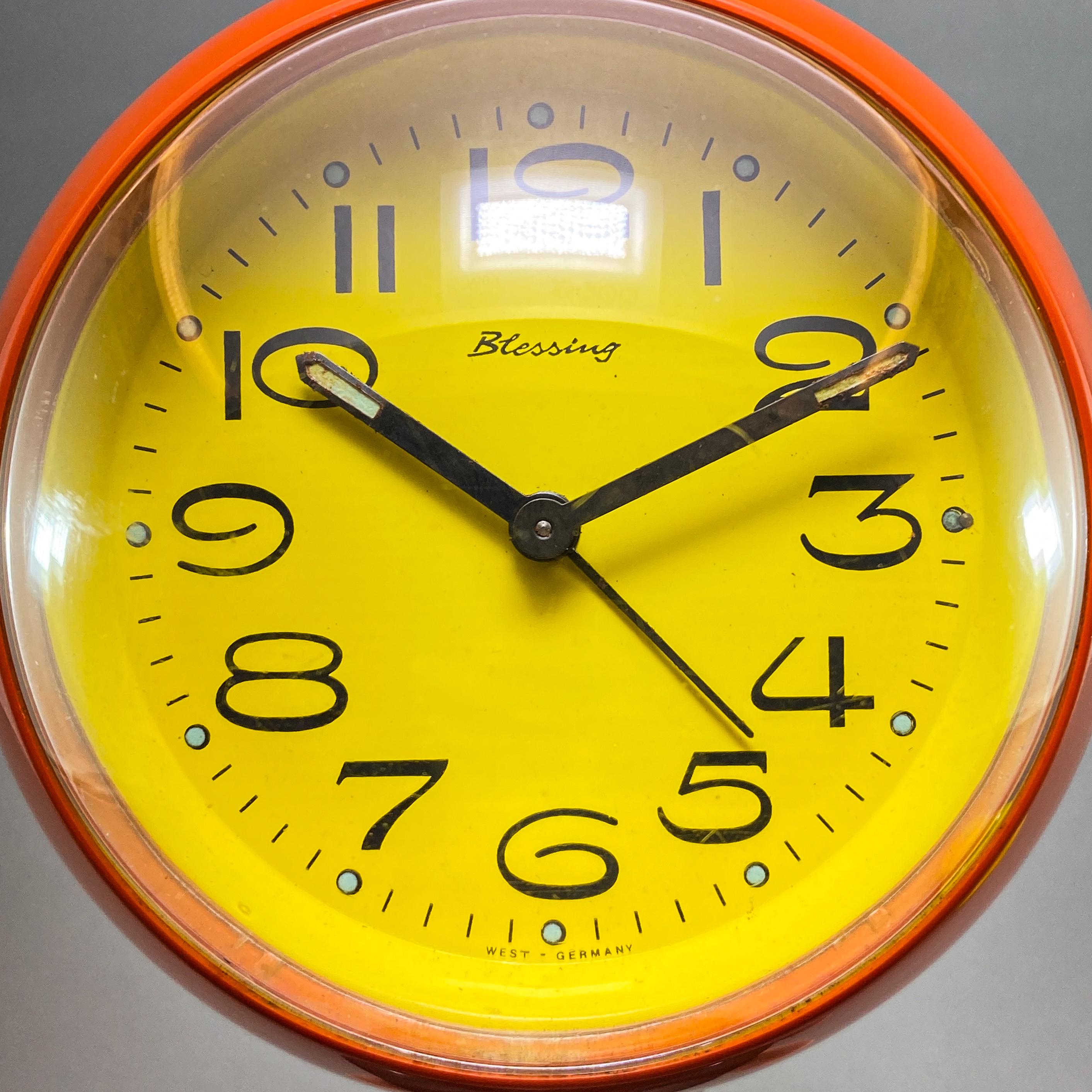 1970s Blessing Table Clock, Vintage Space Age Design Pedestal Clock ...