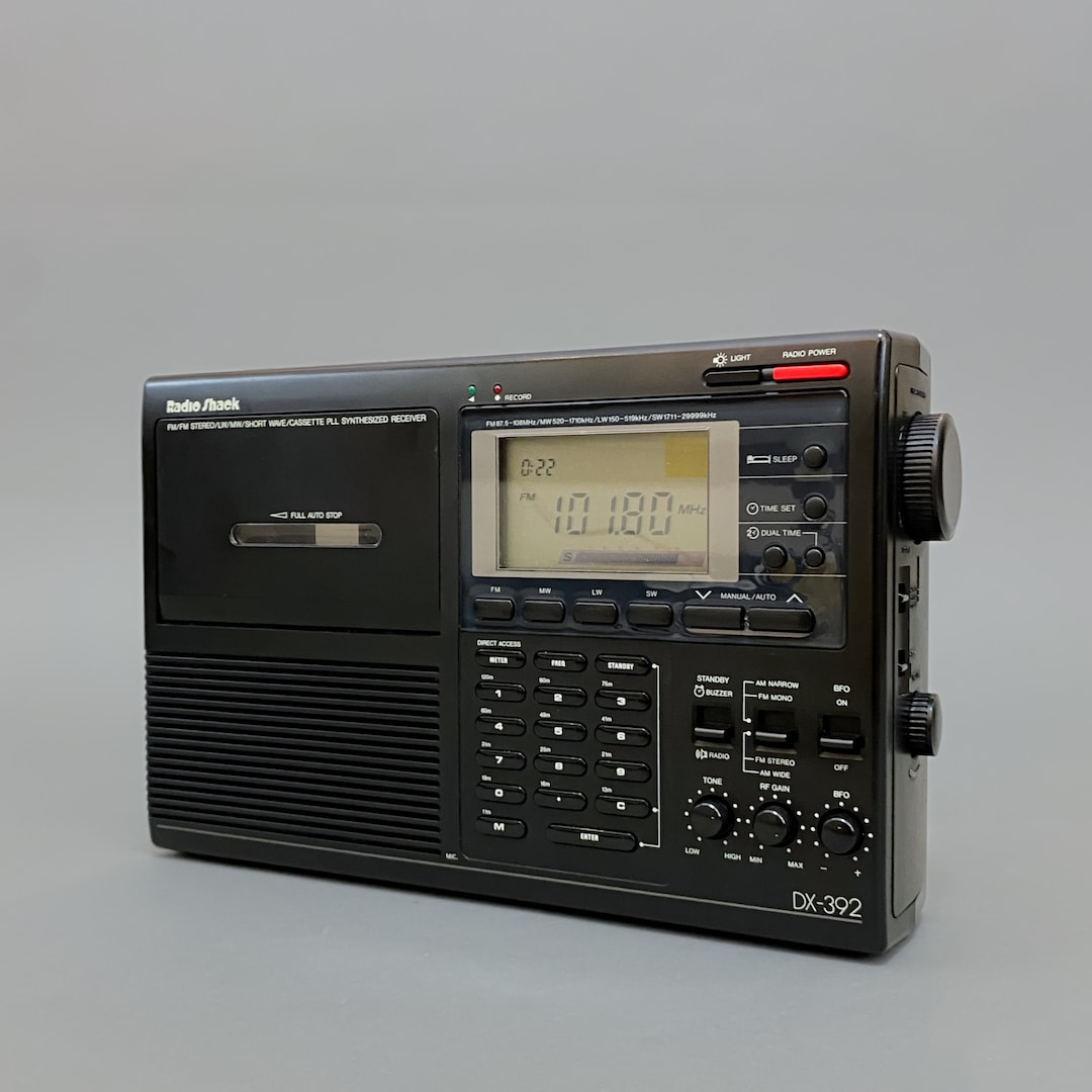 1990s Radio Shack DX-392: Vintage Shortwave Radio & Cassette Player - Etsy