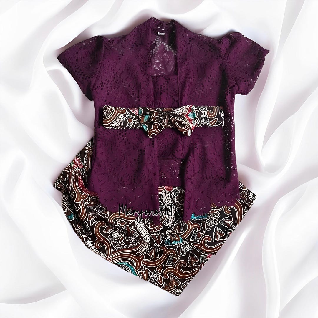 Kutubaru Baby Kebaya Set With Long Span Skirt Elegant and Comfortable ...