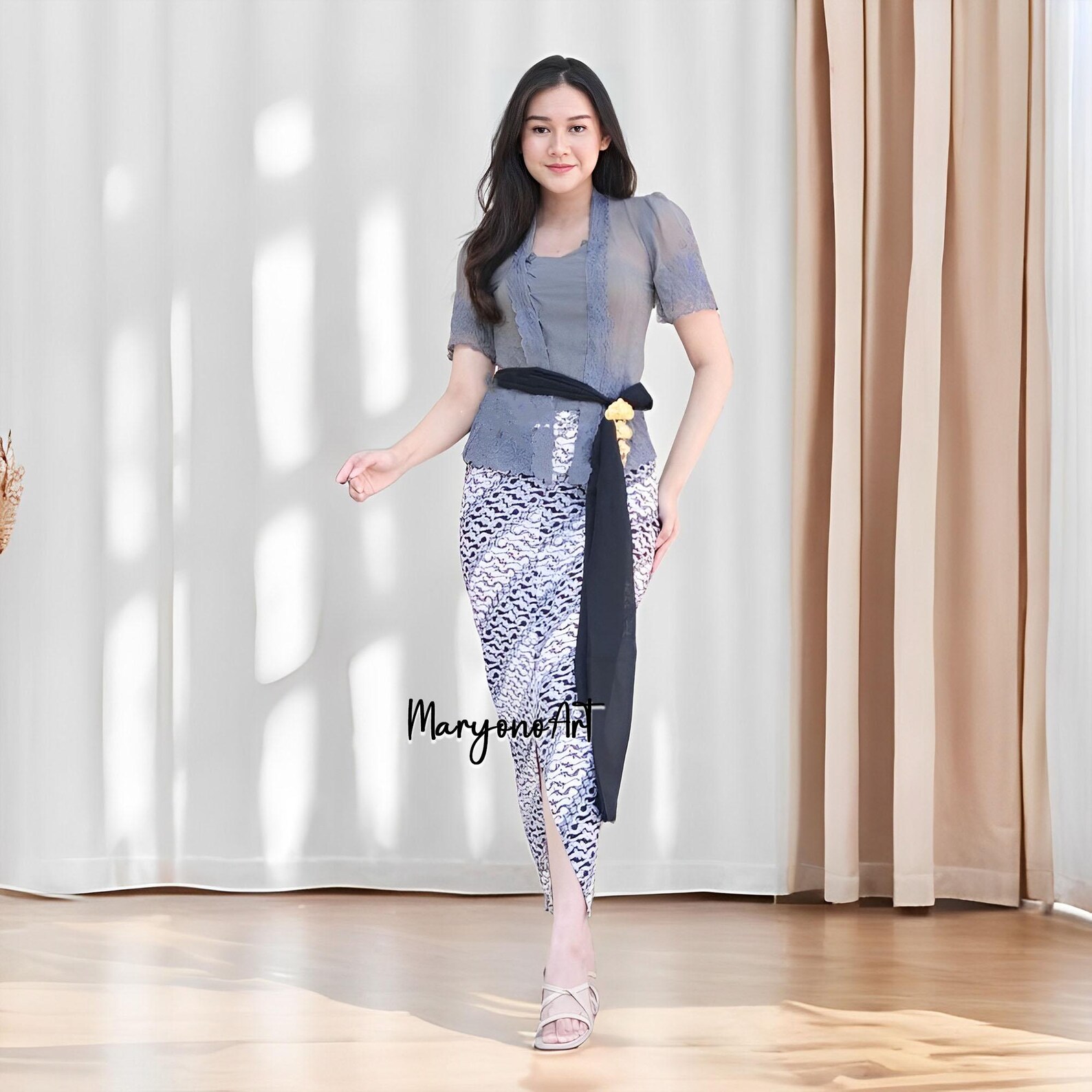 Kutubaru Kebaya Cassandra Modern Short Sleeve Design With Embroidery ...
