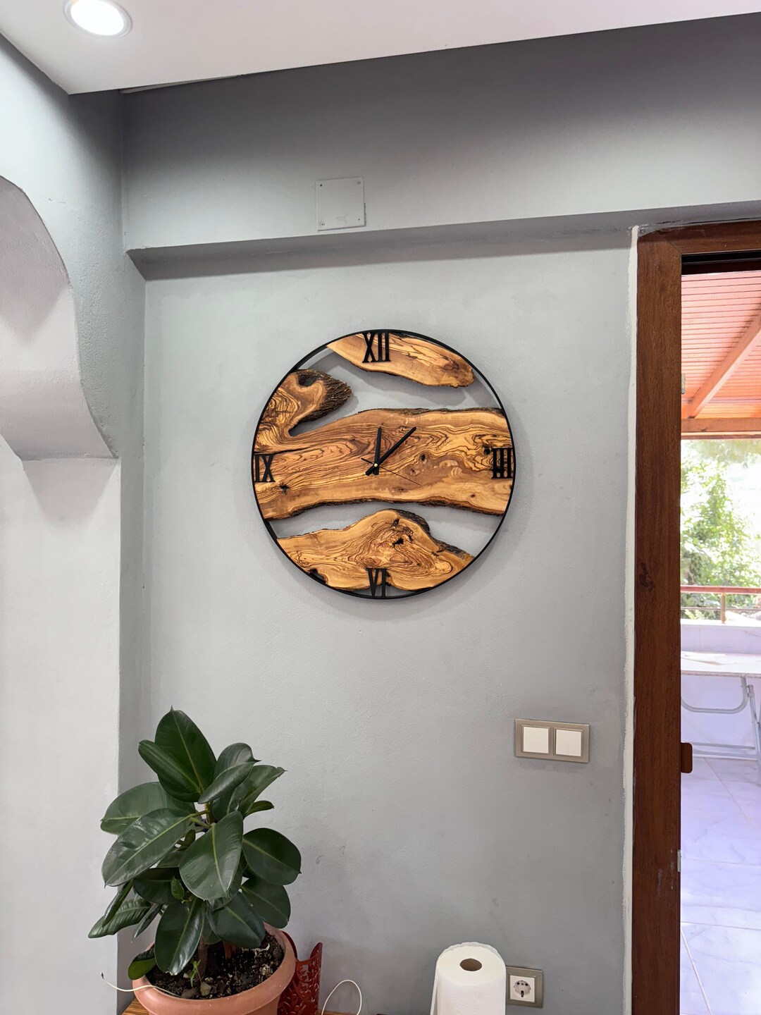 Farmhouse Style Wooden Live Edge Wall Clock, Decorative Home Decor, Bar ...