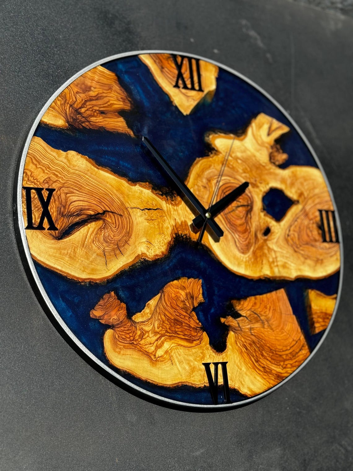 Epoxy Wooden Clock, Handcrafted Epoxy Clock, Custom Epoxy Wood Clock ...