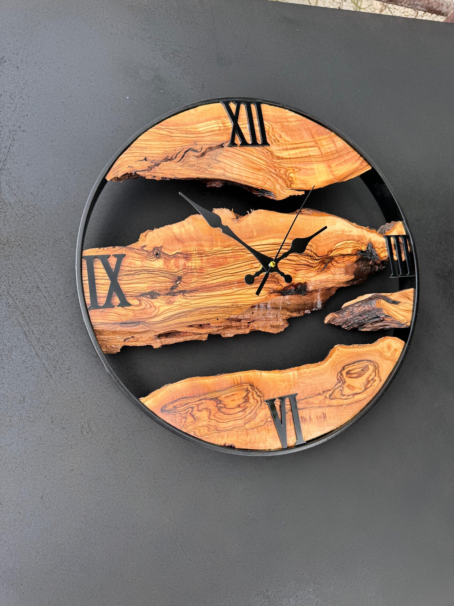 Decorative Live Edge Wooden Wall Clock , Rustic Tree Slice Wall Clock ...