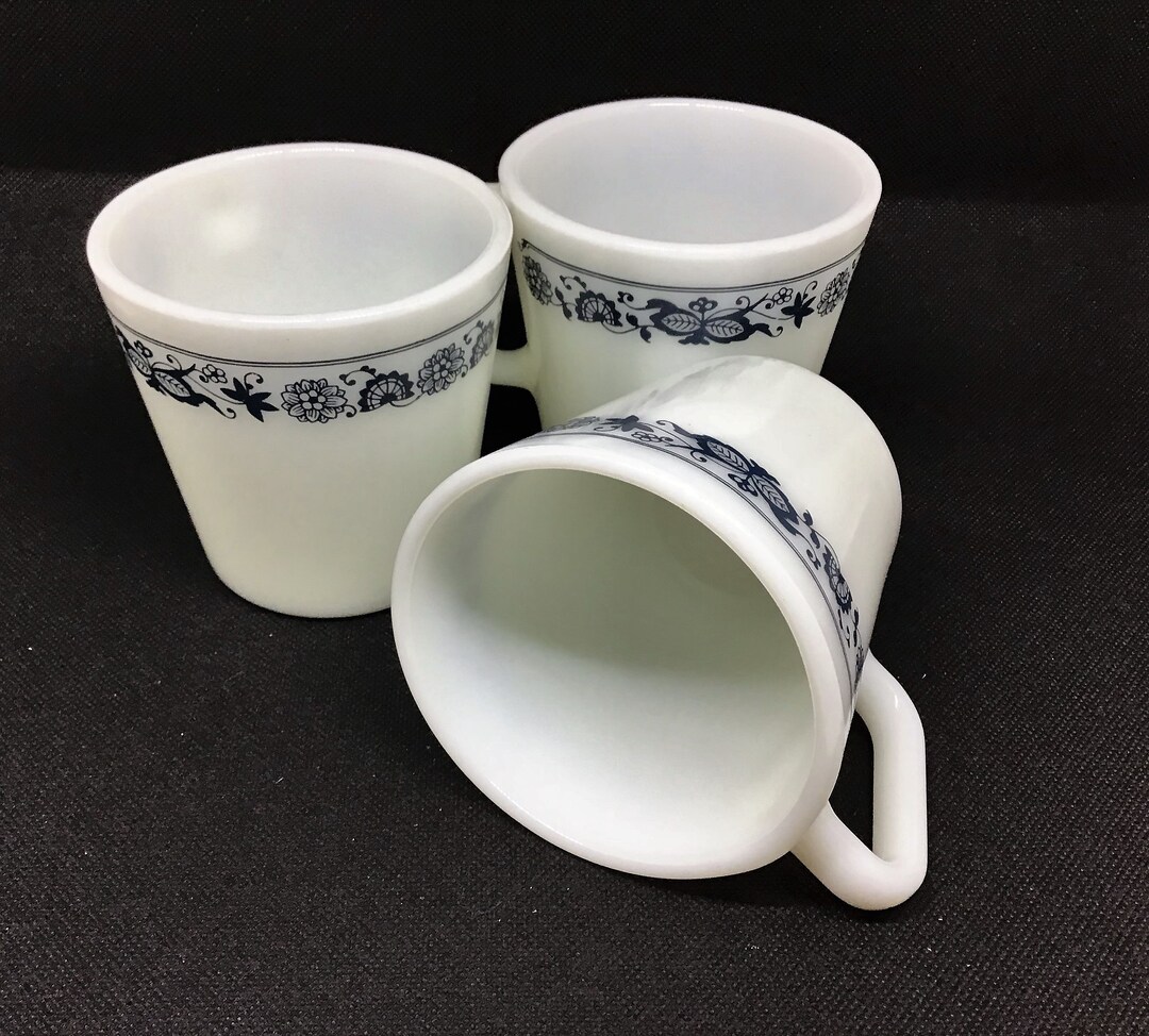 Pyrex Milk Glass Mugs, Set of 3 Blue Onion White Milk Glass Coffee Cups ...