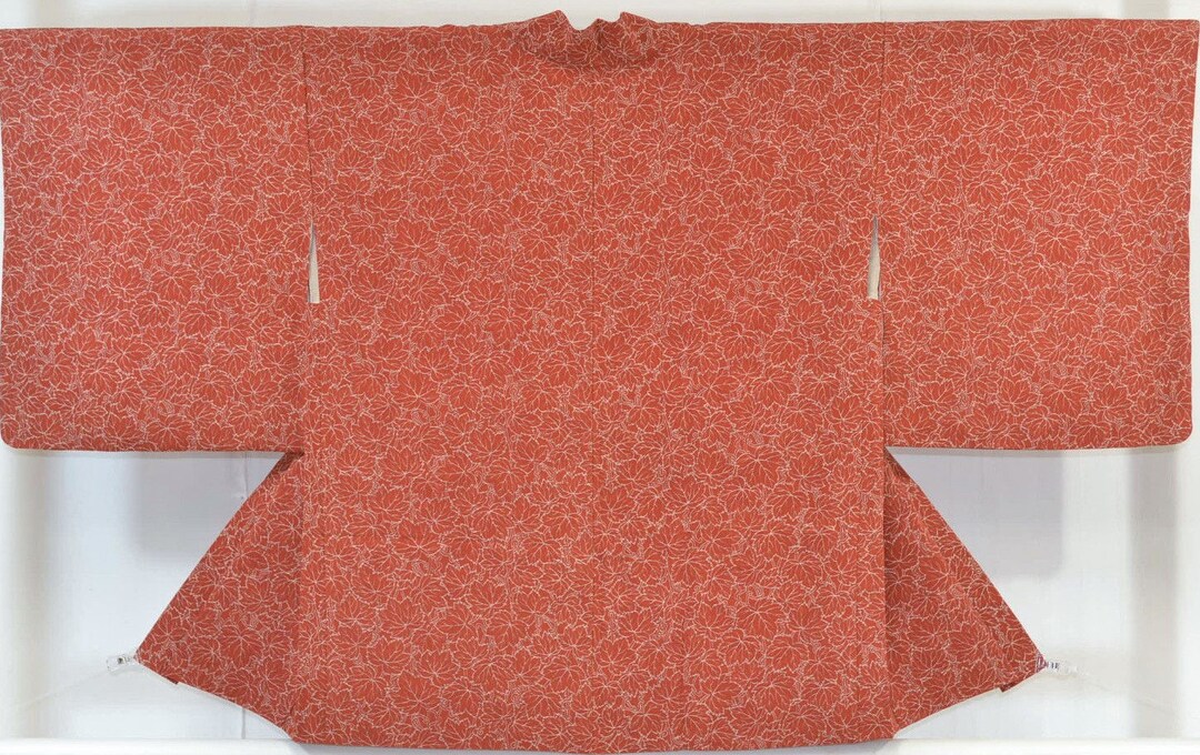 Chrysanthemum Leaf Outlines in White Over Red Brown, Silk Haori Kimono ...