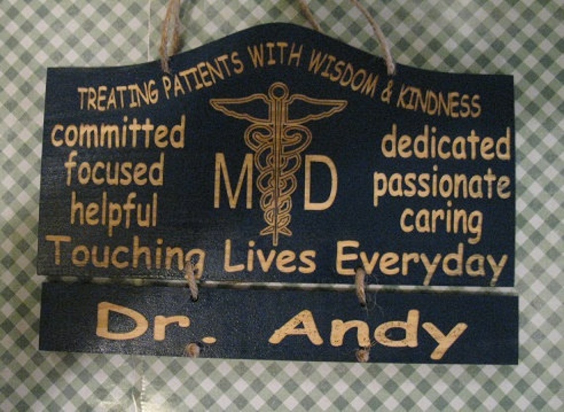 Personalized Wooden Doctor Wall Hanging - Etsy
