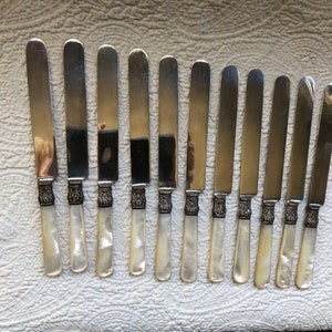 Set of 11 Meriden Cutlery Co Antique Dinner Knives With Mother of Pearl ...