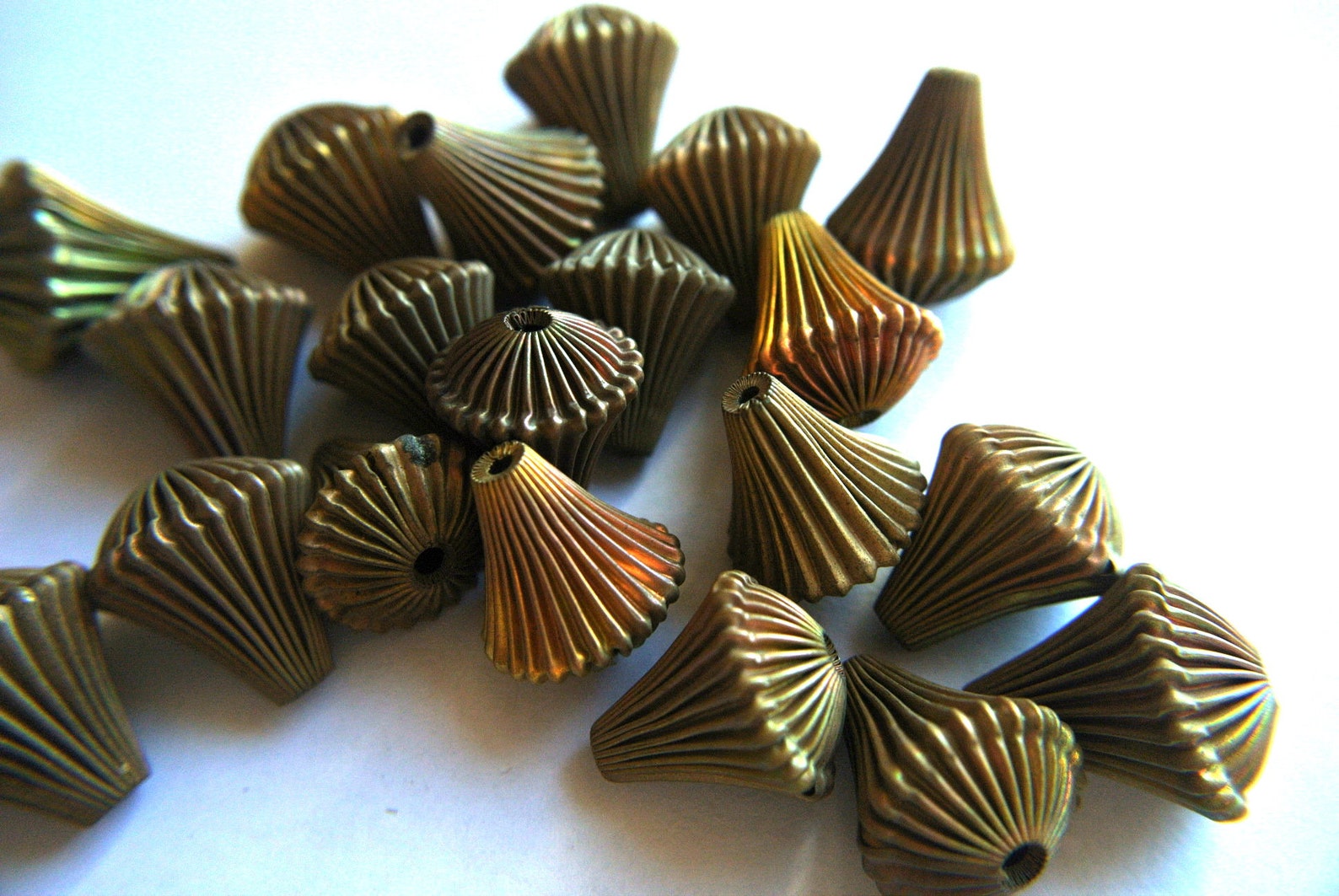 6 Vintage metal beads 20mmx15mm at the widest part | Etsy