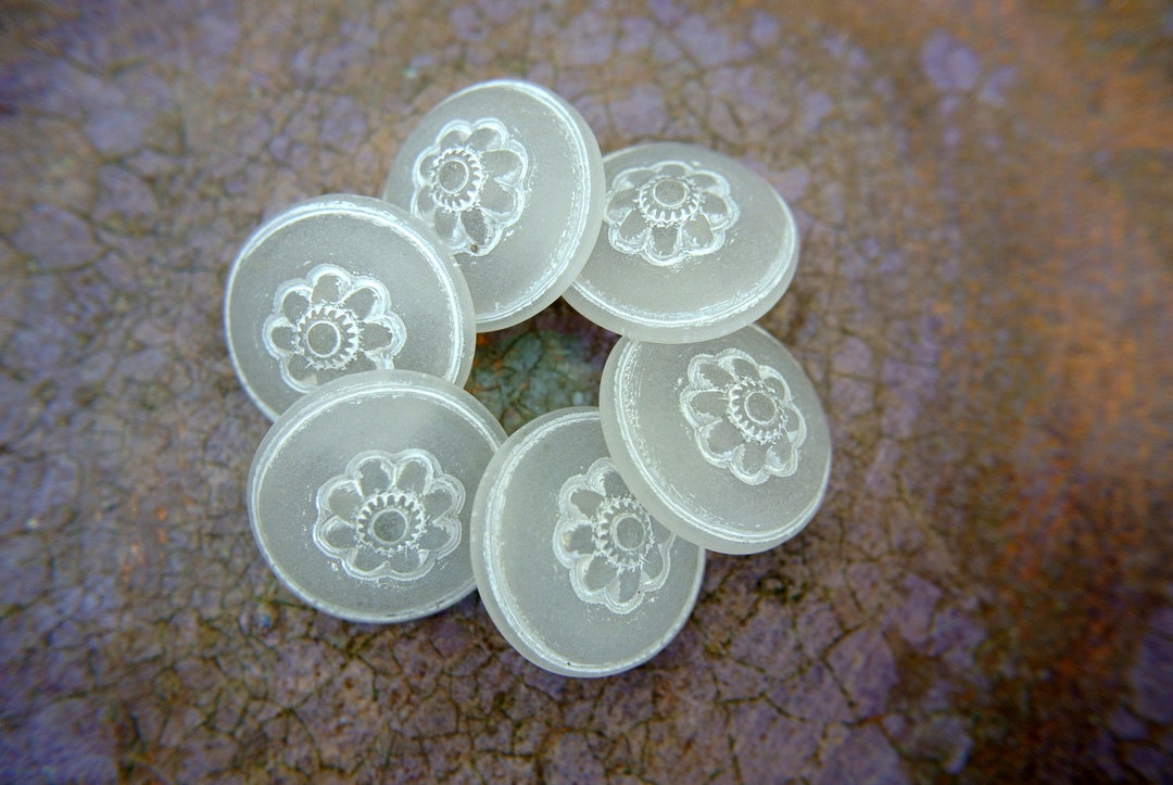 6 Buttons, Vintage Flowers Buttons Frosted White With White Etched ...