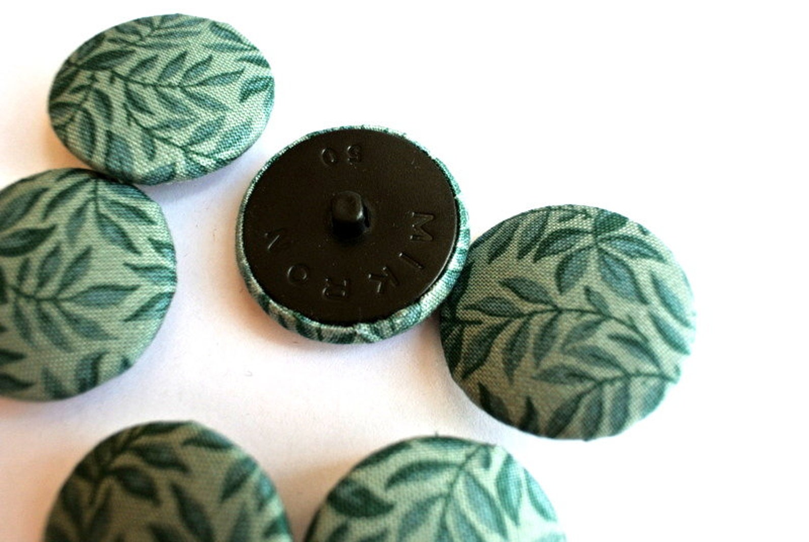 6 Fabric Covered Buttons Handmade Buttons Made of Cloth | Etsy