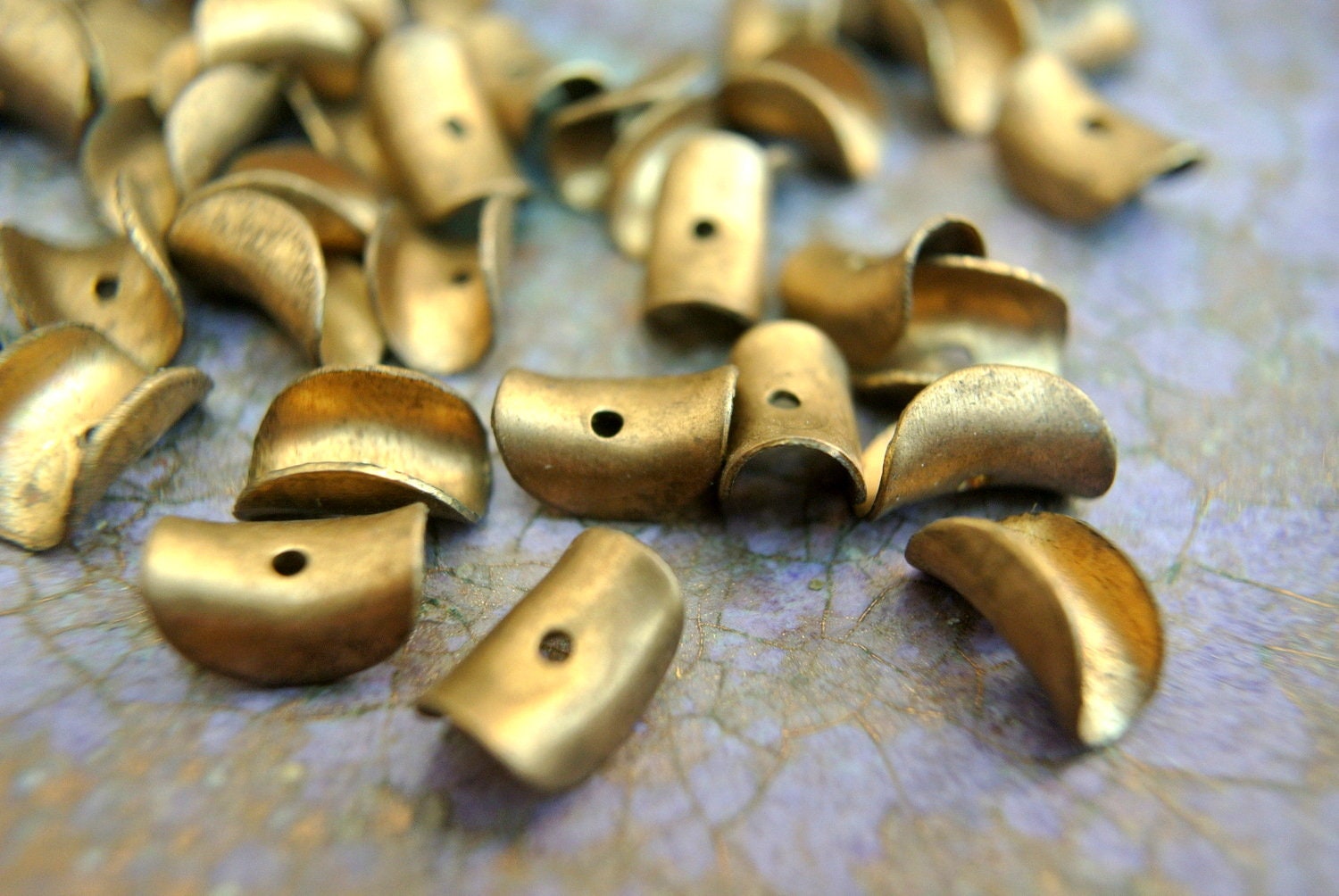 10 Vintage Metal Beads,bronze Color, Unique, 11mmx4mm Beads - Etsy
