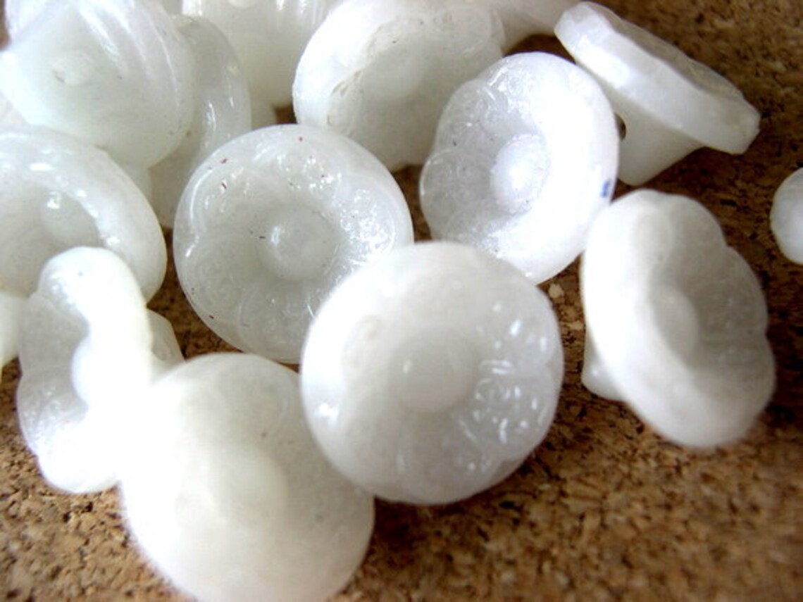 6 Antique Vintage Glass Buttons, Flowers, White Milk 12mm for Button ...