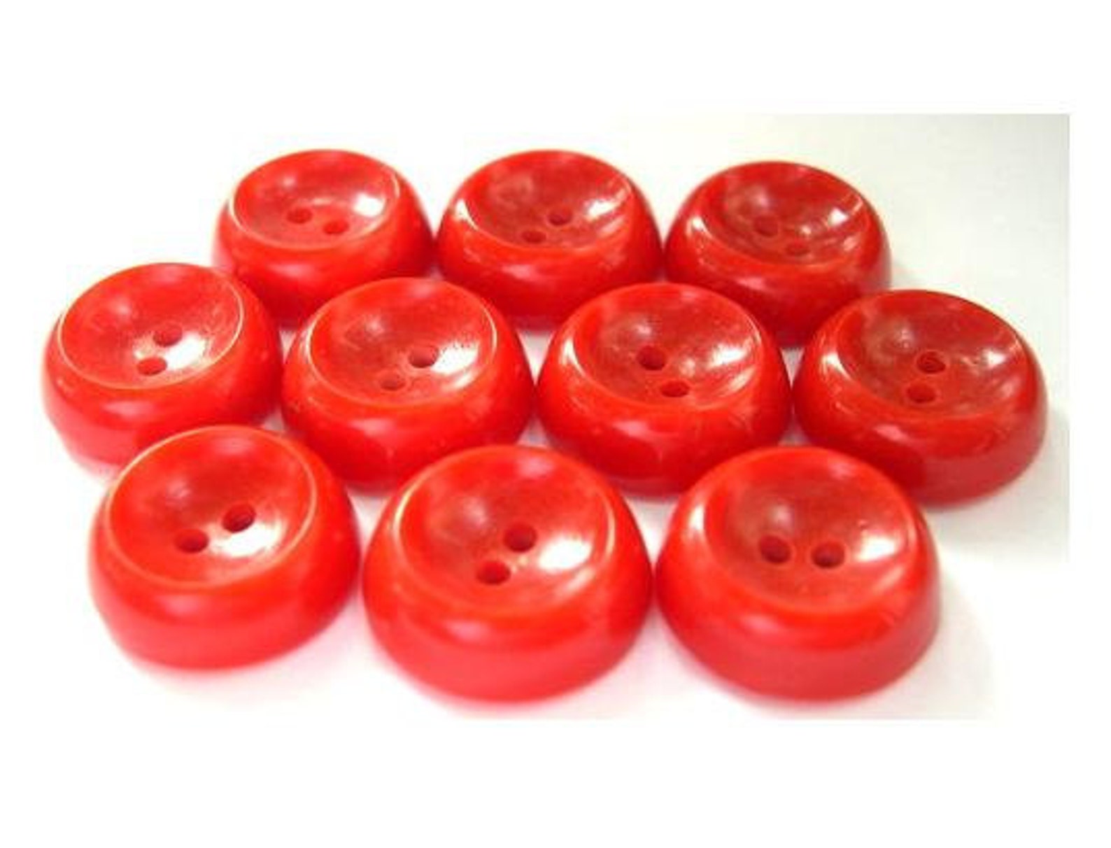 7 Vintage Buttons, Plastic Buttons, Red, 17mm, 6mm Thick - Etsy