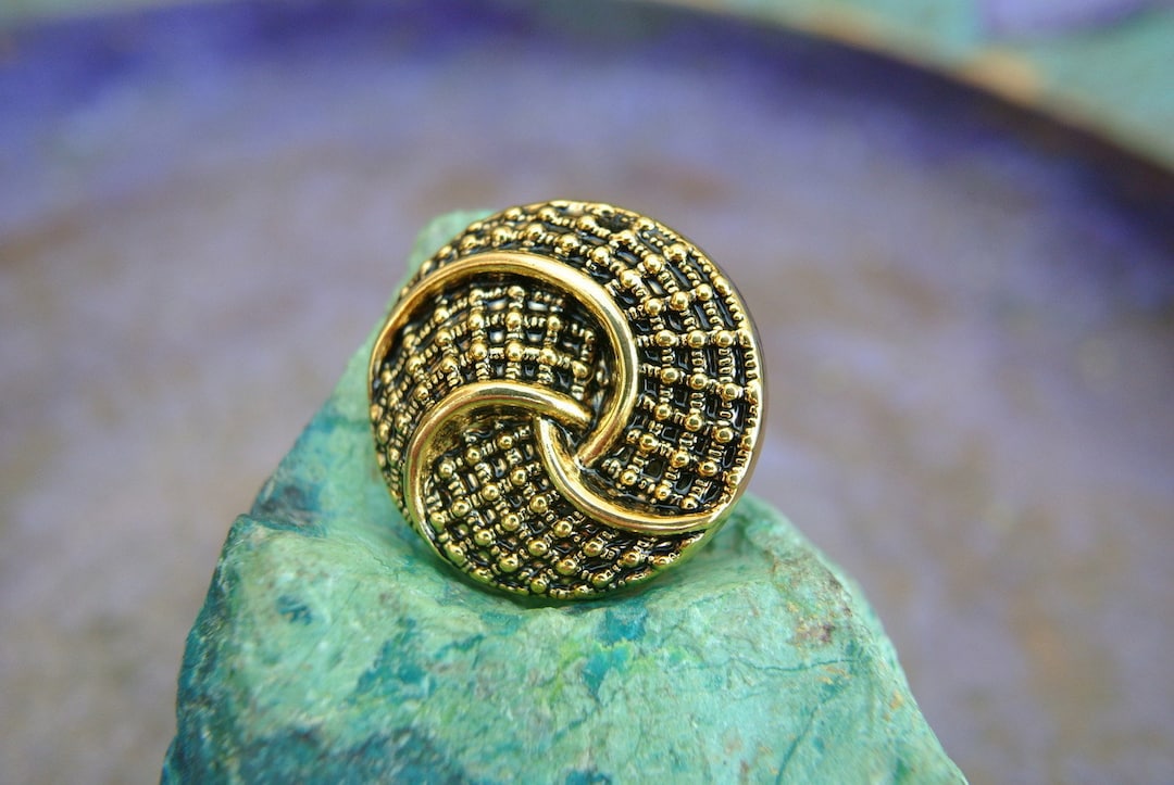 6 Vintage Buttons, Unusual Shape, Antique Bronze Color Shank Buttons ...