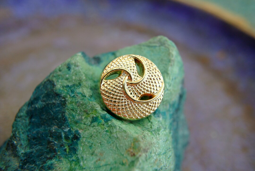 6 Vintage Buttons, Unusual Shape, Gold Color Shank Buttons-pick up Size ...