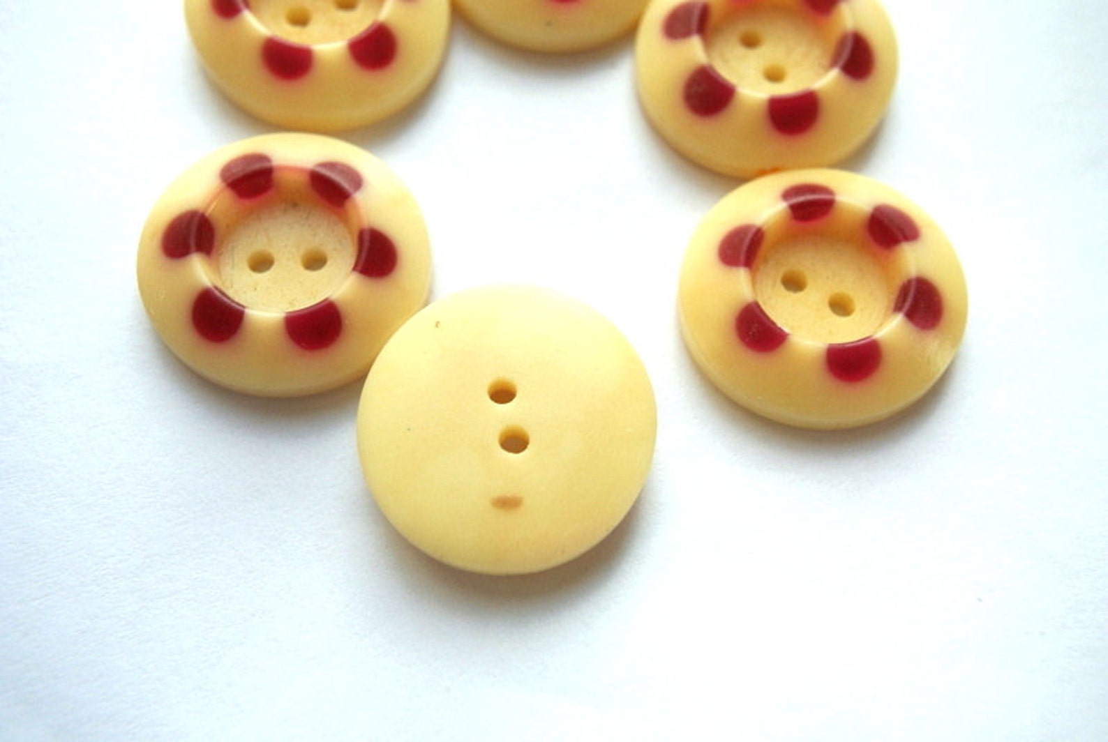 6 Vintage Buttons, Flowers, Plastic, 22mm - Etsy