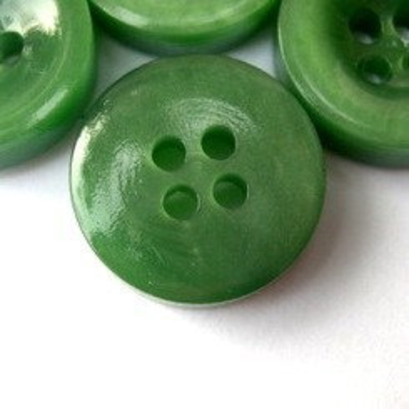 6 Vintage Buttons Plastic Buttons, Green, 17mm, 6mm Thick - Etsy