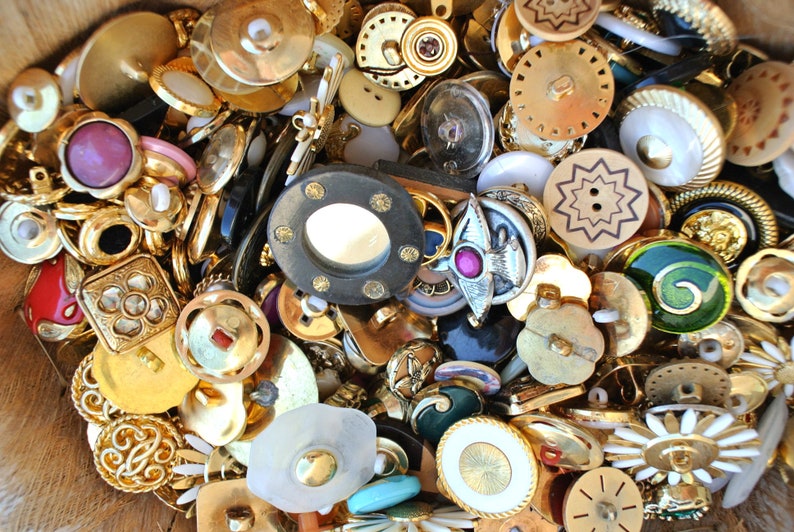 450 Buttons antique and vintage plastic button assorted | Etsy