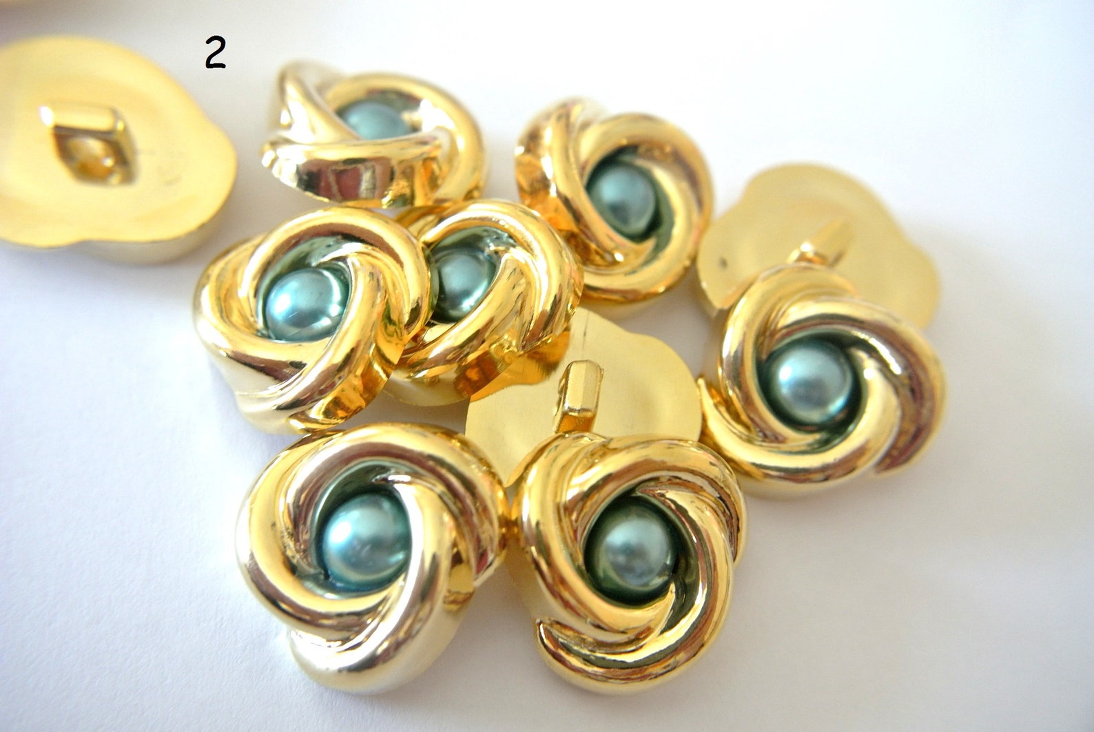 Buttons 6 Vintage Flower Buttons Gold Color With Pearlized | Etsy