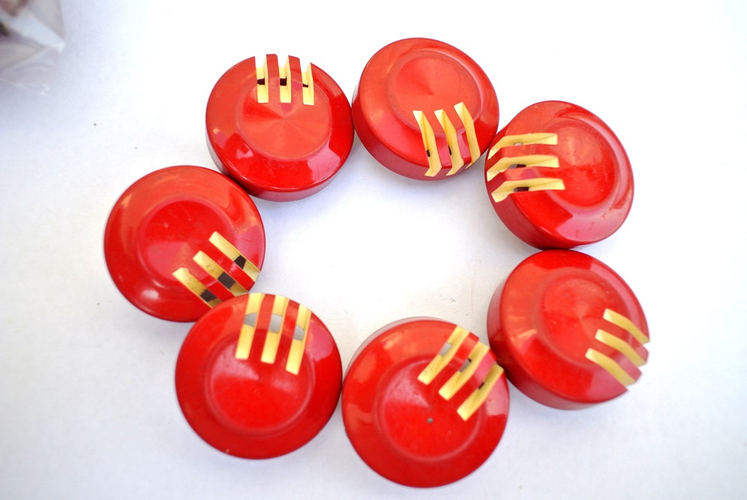 6 Vintage Buttons Red Shade Plastic, ART DECO, Rare, Large Buttons ...