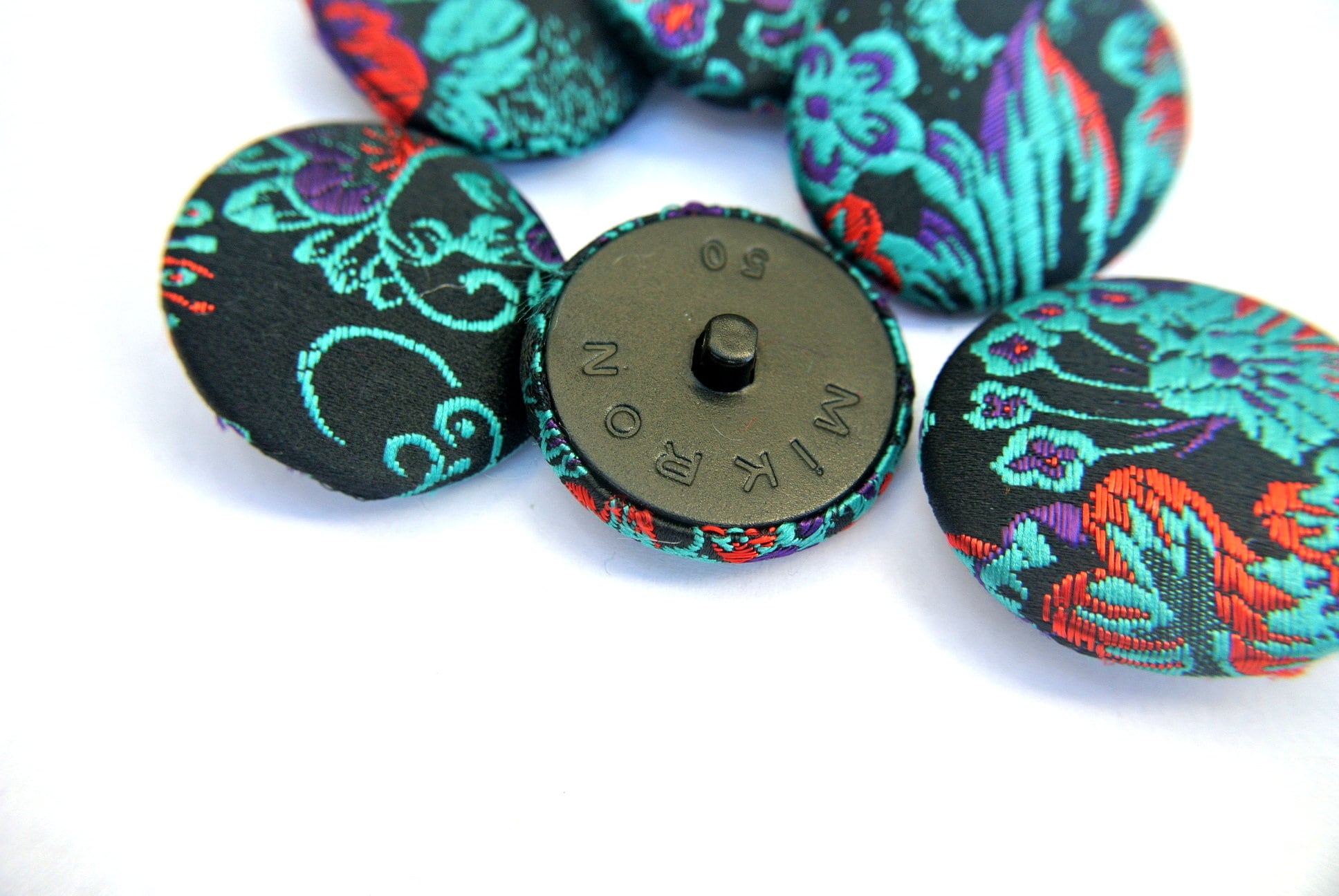 6 Fabric covered buttons handmade buttons of Damask high | Etsy