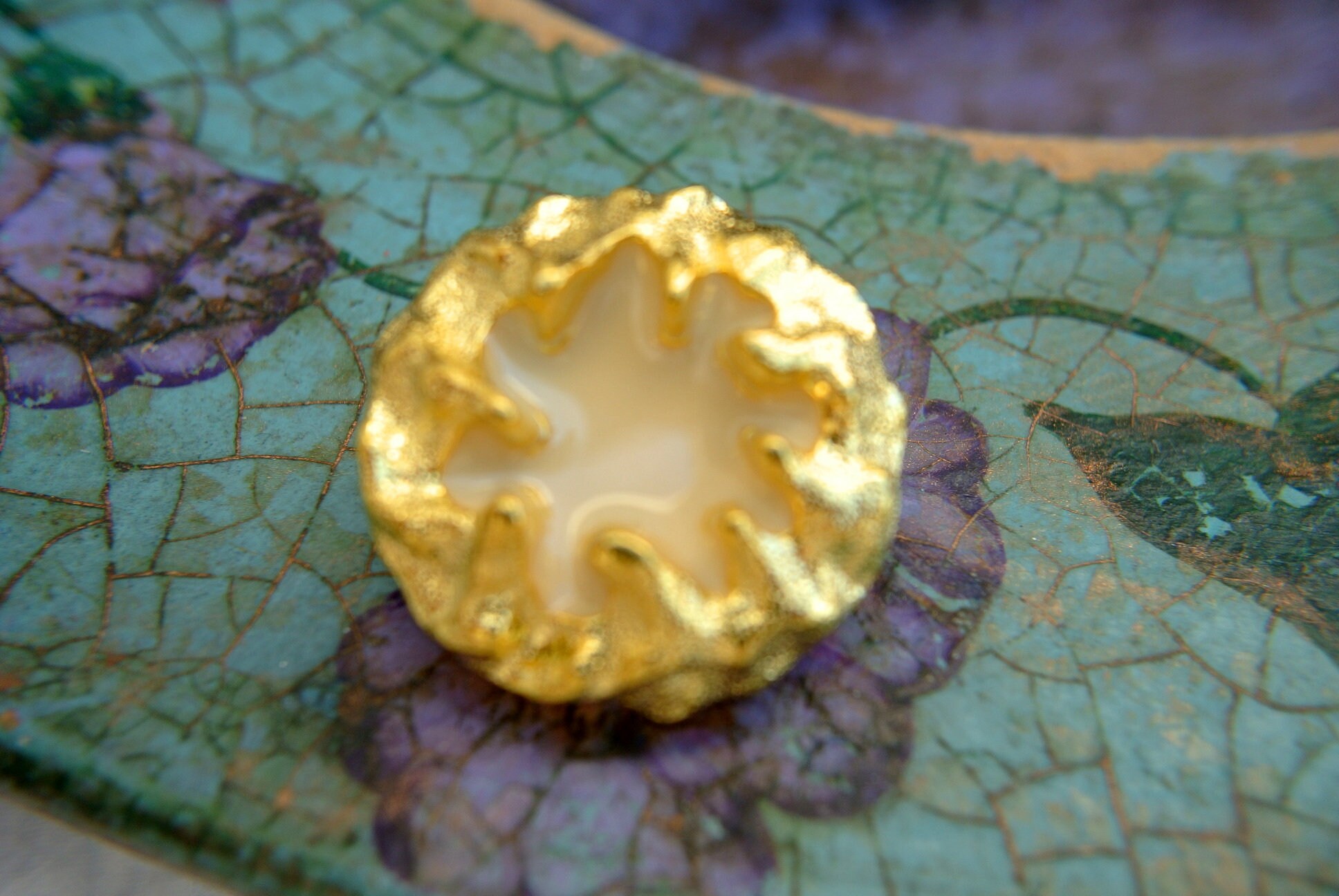 6 Vintage Buttons, Unusual Shape, Gold Color With Cream Shank Buttons ...