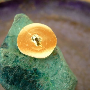 6 Vintage Buttons, Gold Color With Green Color Ornament Free Shape ...