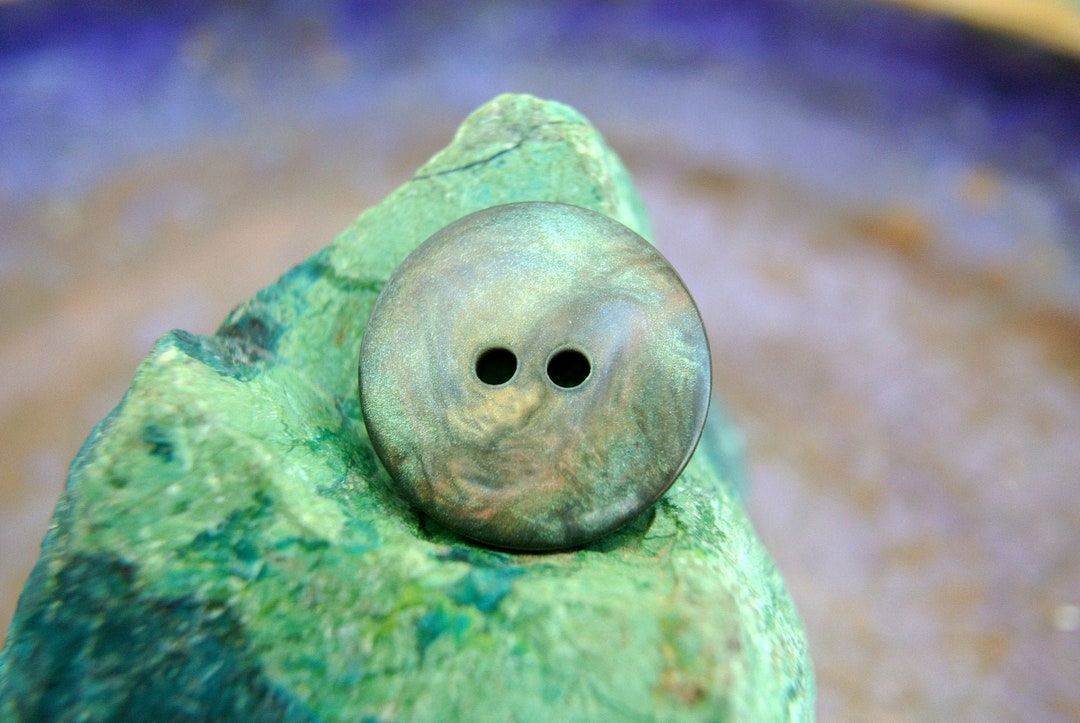 10 Buttons 20mm, Plastic, Unique Green With Inside Colorful Shades ...