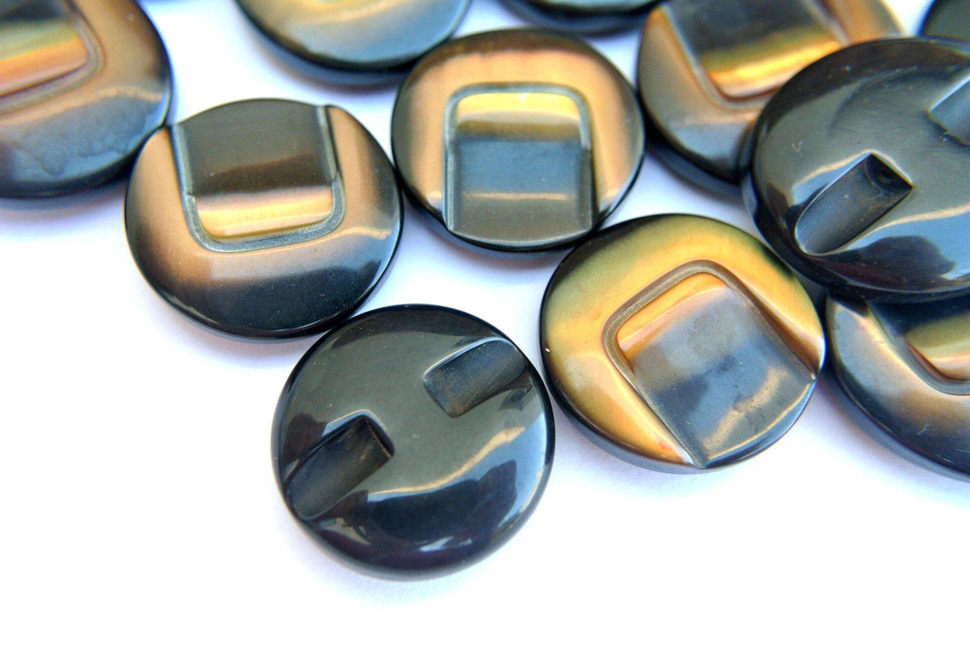 Buttons 60 Buttons antique vintage plastic buttons mix unique colors ...