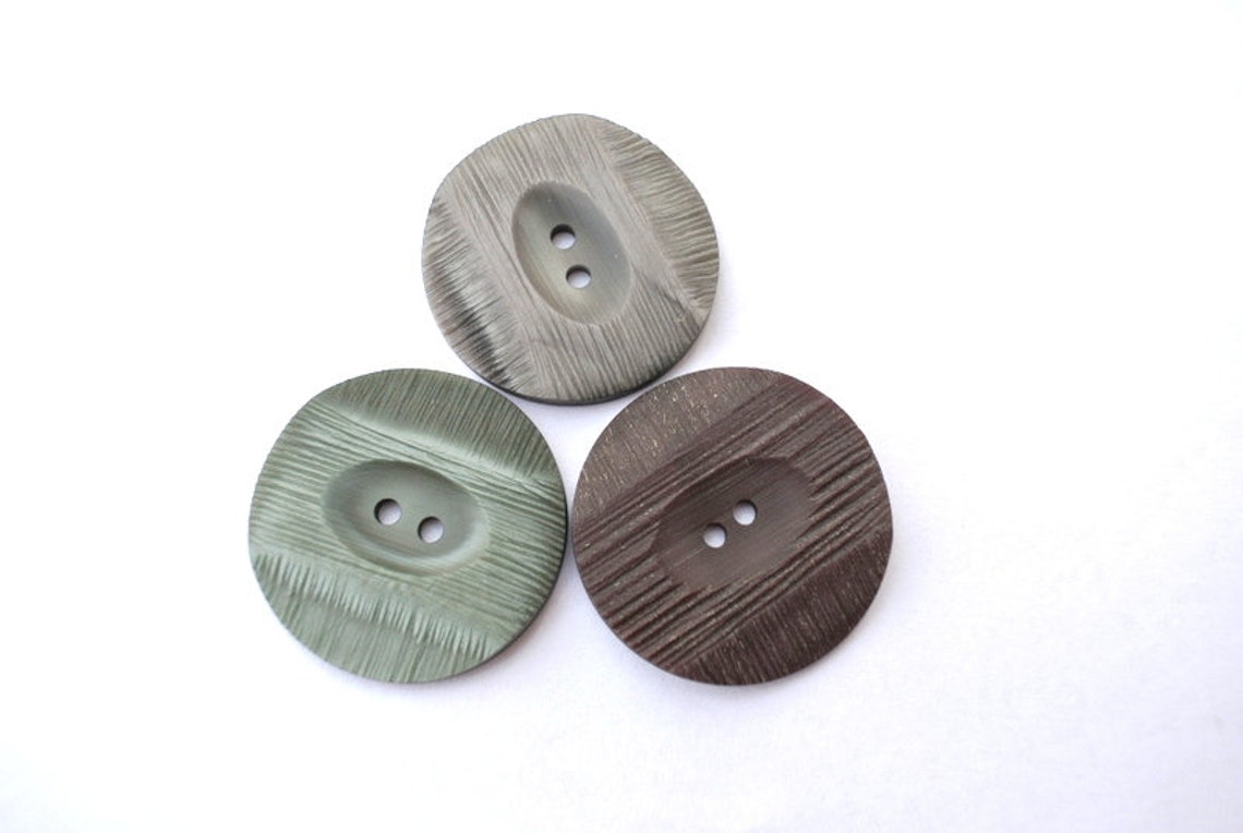 27 Buttons Vintage Buttons Plastic Buttons 3 Colors | Etsy