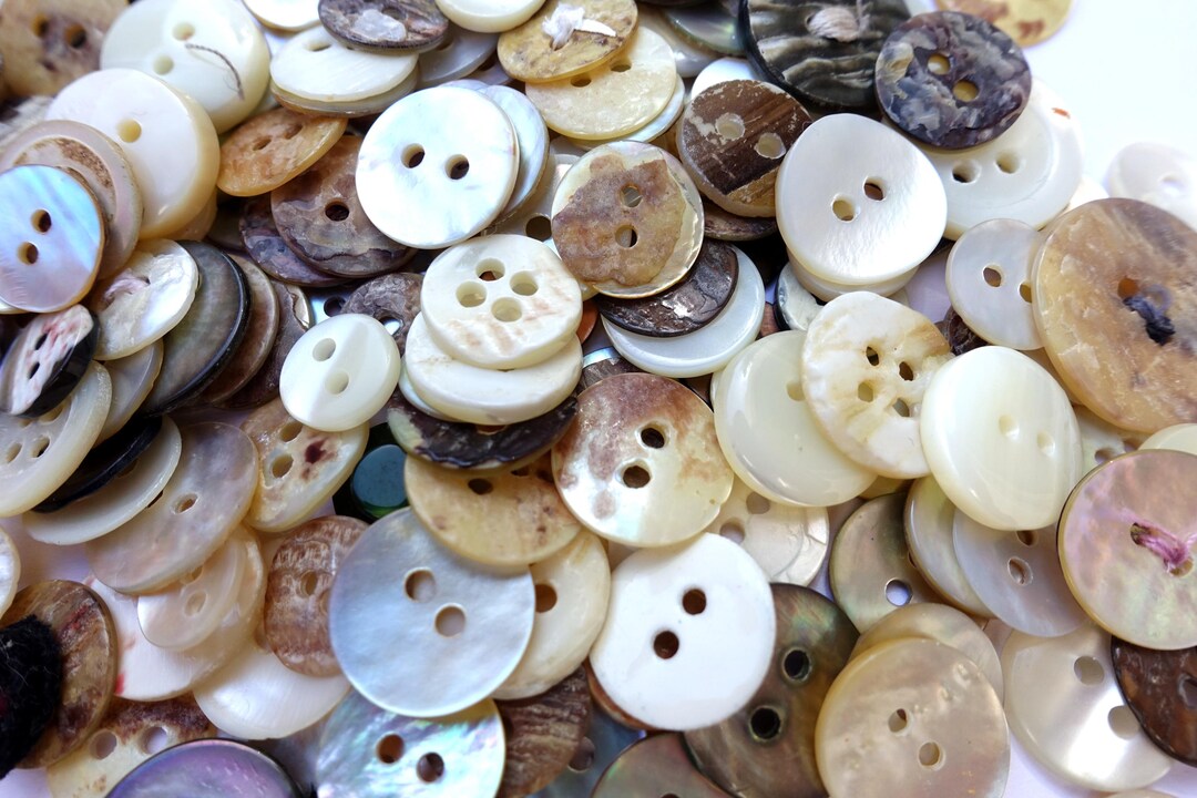 40 Antique and Vintage Shell Buttons, MOP Buttons, Mother of Pearl ...