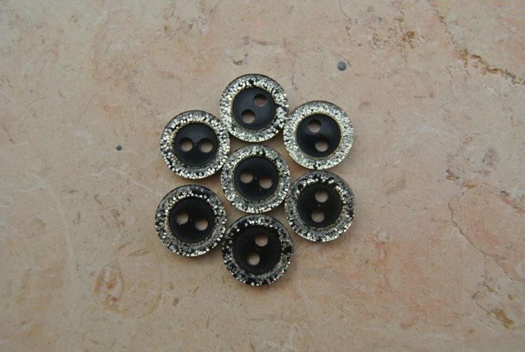 10 Vintage Buttons ,lucite Plastic Buttons ,silver Color Circle With ...
