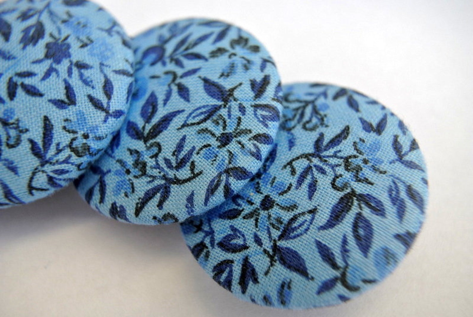 6 Fabric Covered Buttons Handmade Buttons Made of Cloth - Etsy