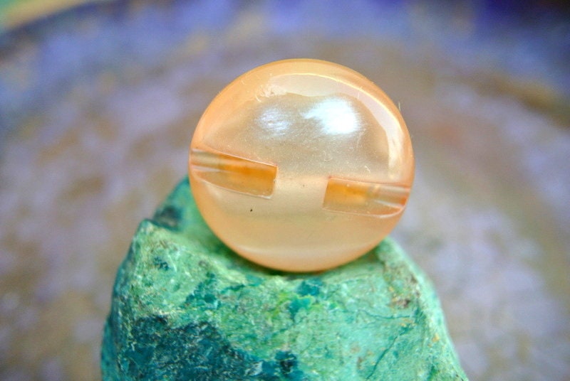 6 Vintage Peach Color Plastic Buttons With Ivory Pearlised - Etsy