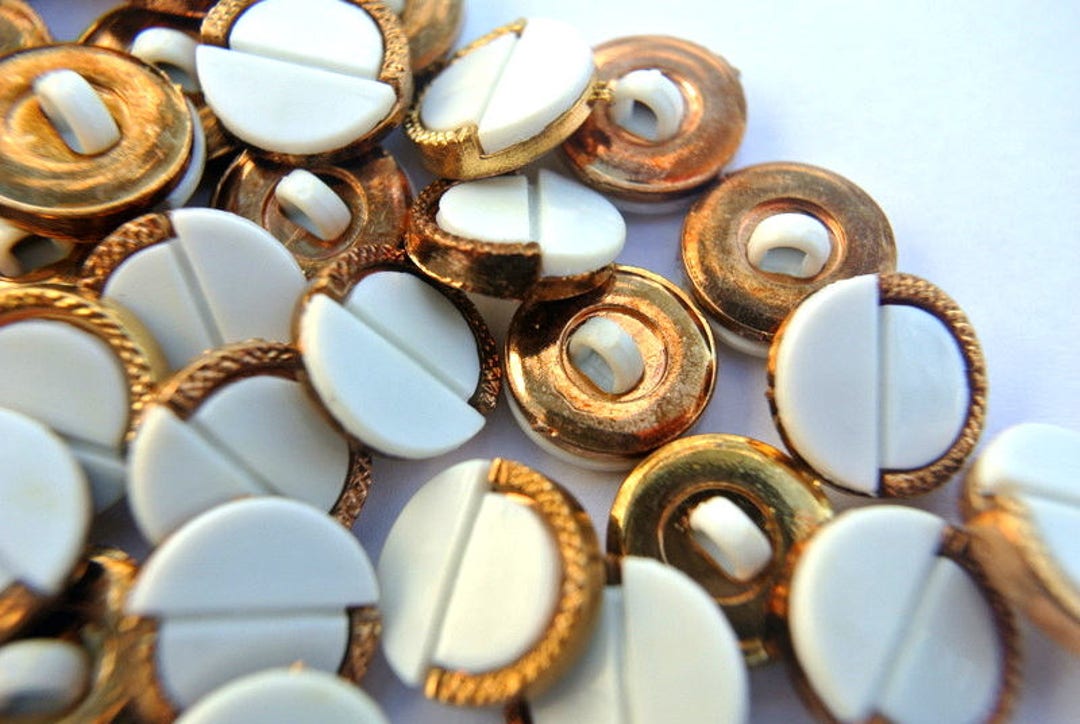 10 Vintage Buttons White Plastic With Trim-pick up Size - Etsy