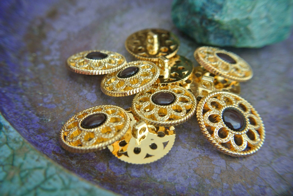 6 Vintage Flower Buttons Gold Color Plastic With Black Plastic Center ...