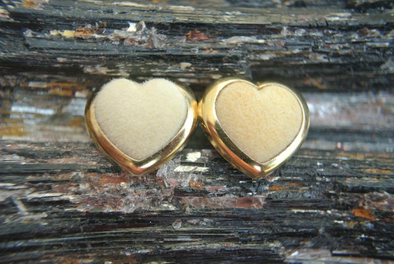 6 Vintage Buttons Heart Shape Ivory Cream Beige Fabric on | Etsy