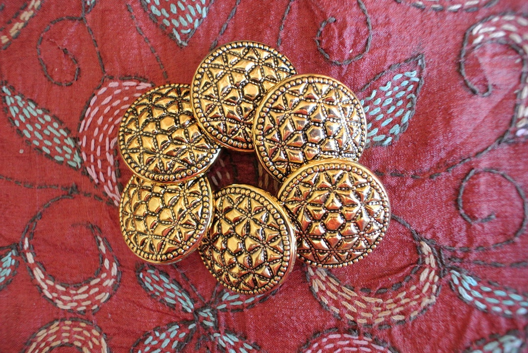 6 Vintage Buttons, Unusual Shape, Antique Bronze Color Shank Buttons ...