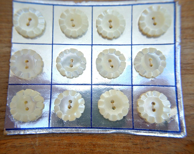 12 Buttons Flowers Shape Antique Vintage Shell Buttons With Ornament ...
