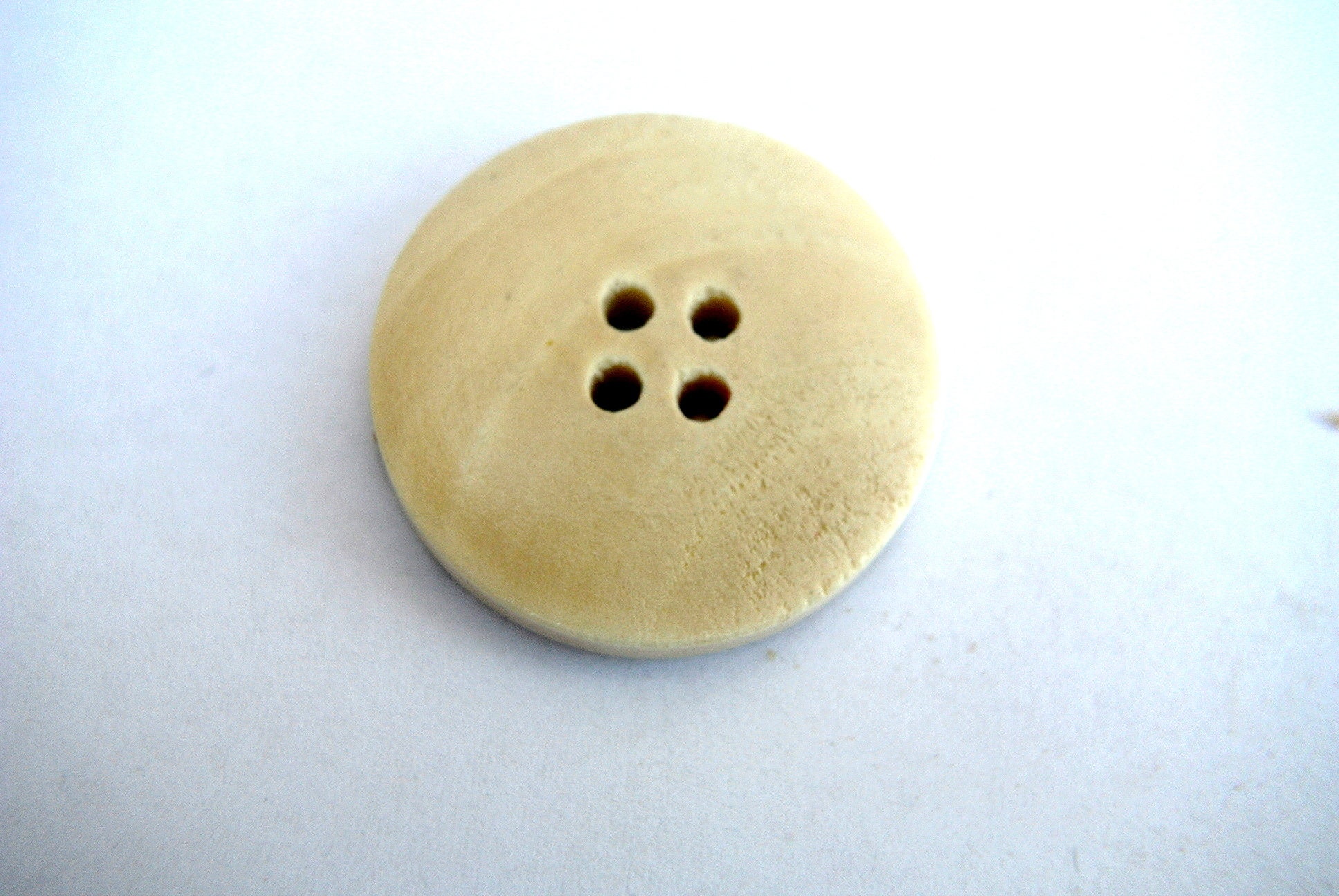 6 Wood Buttons Natural Wood Color Flowers on Black 30mm | Etsy