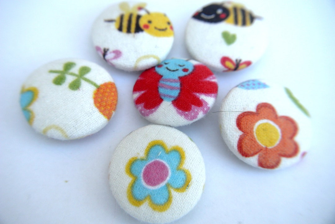 Handmade Cotton Covered Buttons: Bees & Flowers, 32mm (set of 6) - Etsy