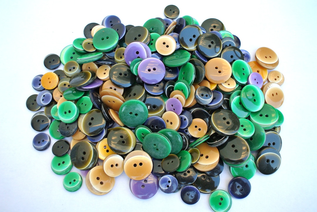220 Buttons, Vintage Plastic Buttons Mix of 12mm, 14mm, 18mm - Etsy