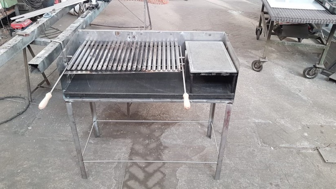 Personalized Metal Barbecue Grill - Rustic and Sturdy Style for Perfect ...