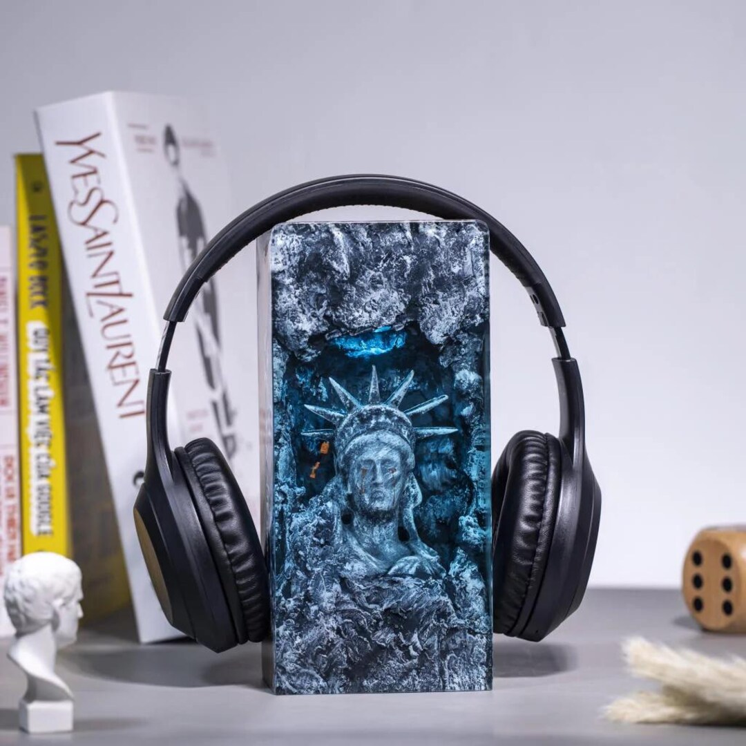 Statue of Liberty Resin Night Light, Statue of Liberty and Diver Epoxy ...